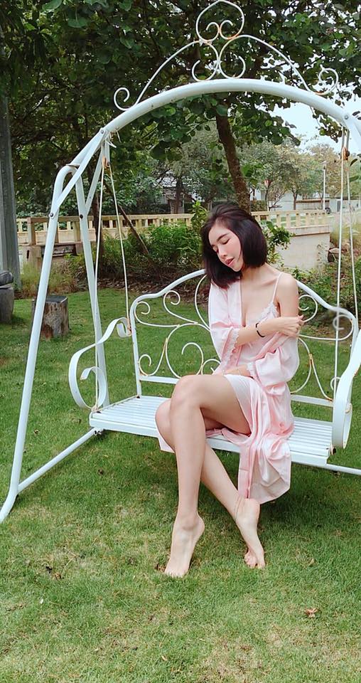 Elly Trần Khoe ảnh Bikini Dân Tình Nhào Nháo Mò Cho Ra Mẹo Dưỡng Dáng Của Mẹ Bỉm Sữa