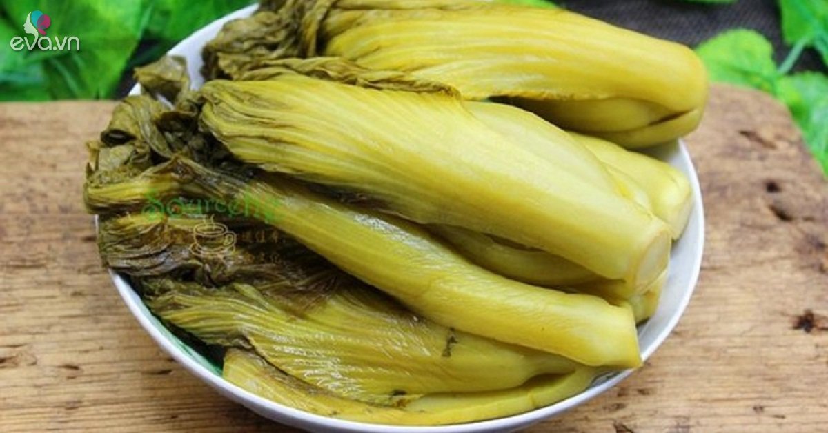 Mùa rau cải muối dưa chua theo cách này sẽ vàng ruộm thơm ngon, để lâu ...