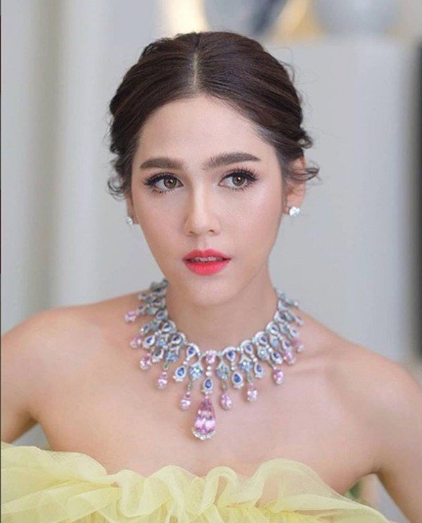 Chompoo Araya: Mỹ nhân đẹp nhất Thái Lan và đám cưới xa hoa bạc tỷ xứ ...