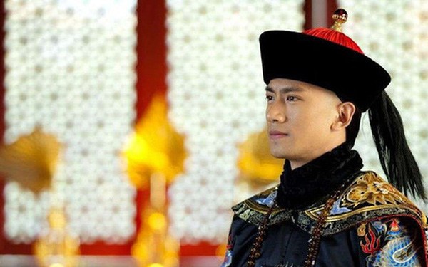 Tại sao khi nhìn thấy Càn Long, Khang Hy lại giật mình thảng thốt?