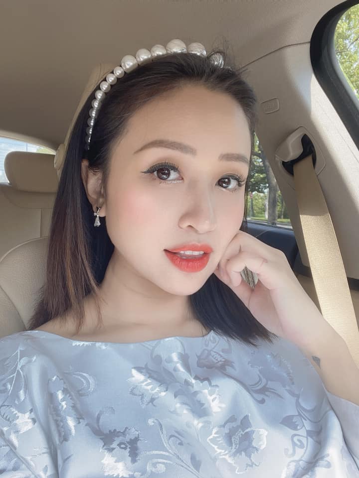 Vân Hugo mang bầu đẹp ai cũng xin vía, chỉ mỗi chồng đại gia nhìn thấy ...