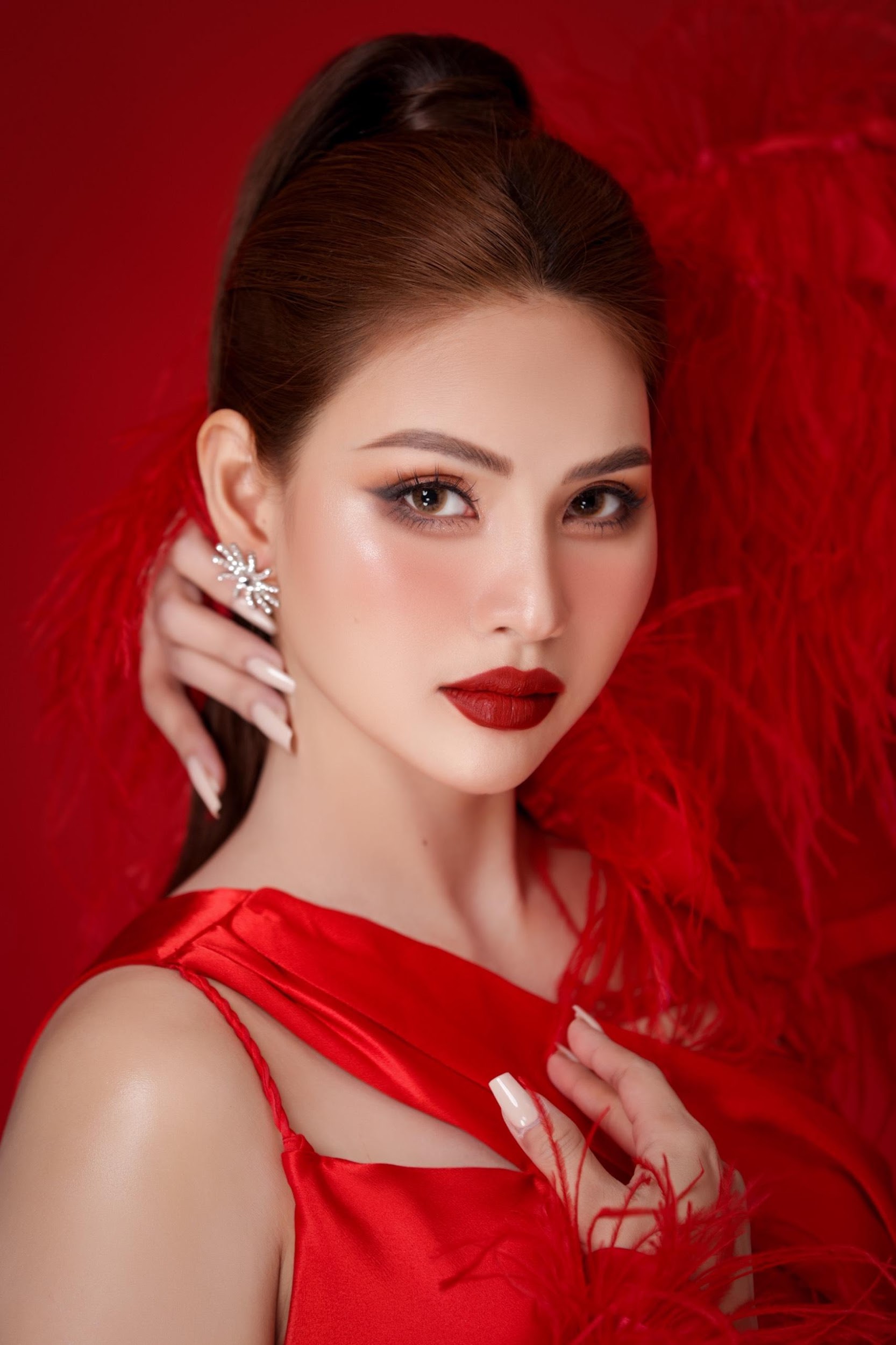 Trải lòng về hành trình làm mẹ đơn thân của Hot mom Huyền Trâm