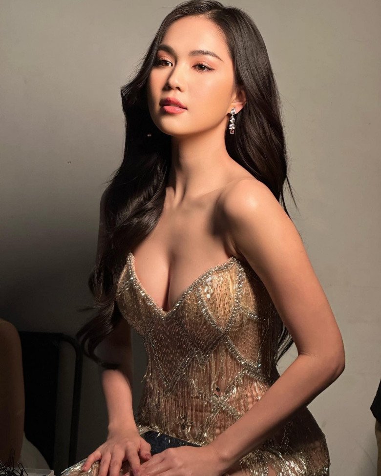 Vừa qua năm mới, Ngọc Trinh vẫn mắc lại lỗi thời trang cũ, so với ngày xưa tinh tế hơn