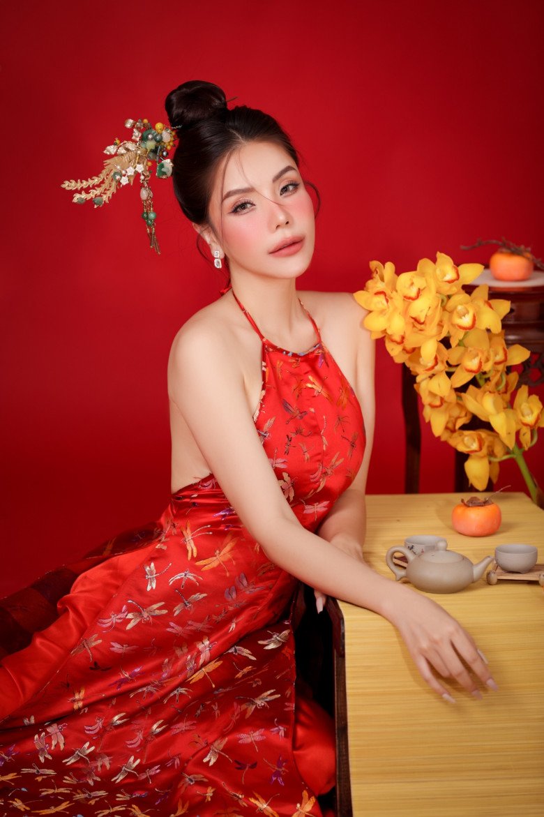 Bà mẹ 4 con nóng bỏng nhất nhì showbiz Việt, ở nhà 1 triệu đô nhưng cho ...