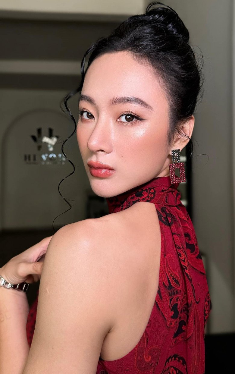 Angela Phương Trinh đính lông vũ lên mắt, nghe chuyện hậu trường ai ...