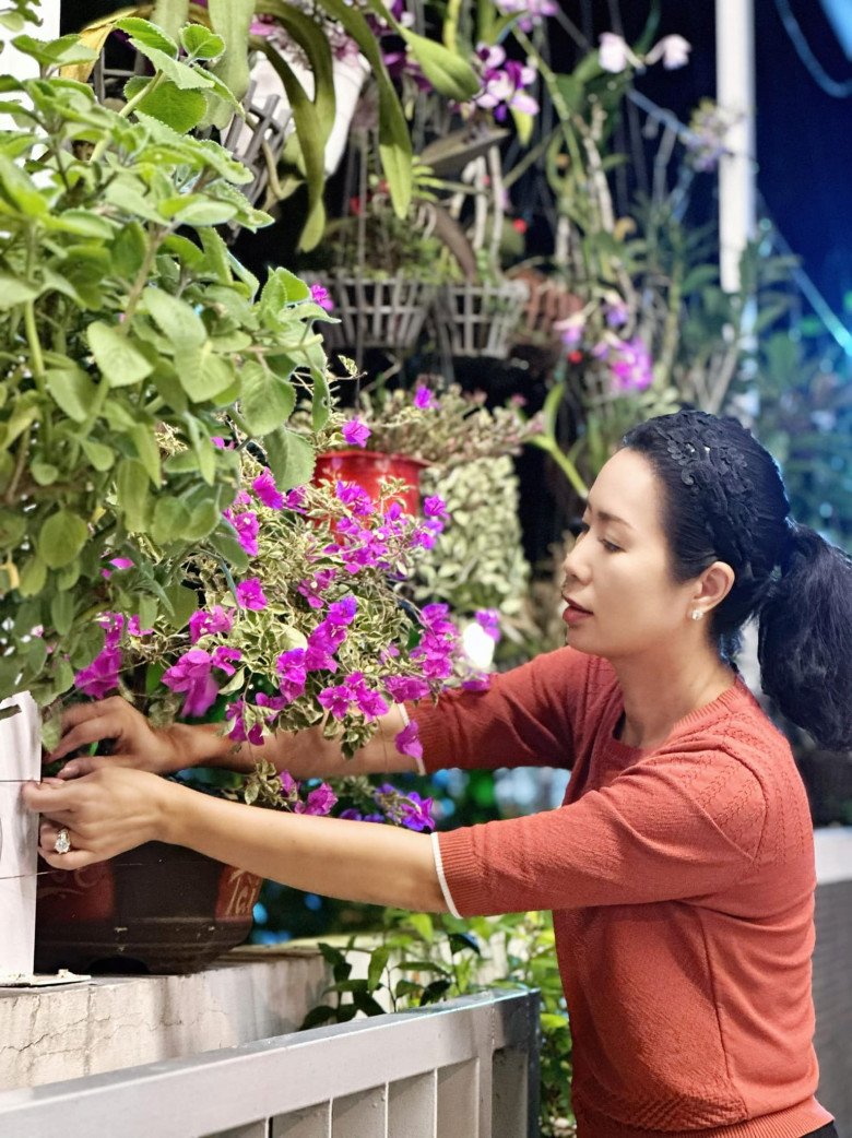 NSƯT Trịnh Kim Chi trang trí biệt thự 200m2 chồng tặng để đón Tết, tất ...
