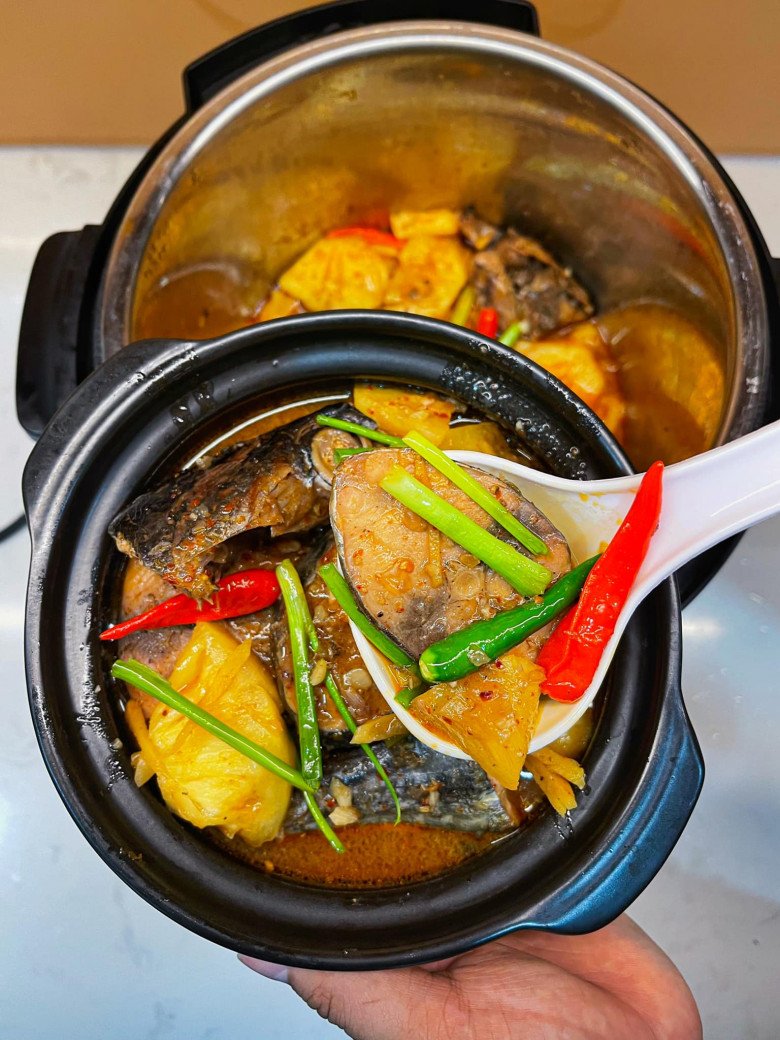 Ra Tết, làm nồi cá kho dứa đậm đà thơm nức mũi, bảo sao ai ăn cũng ...