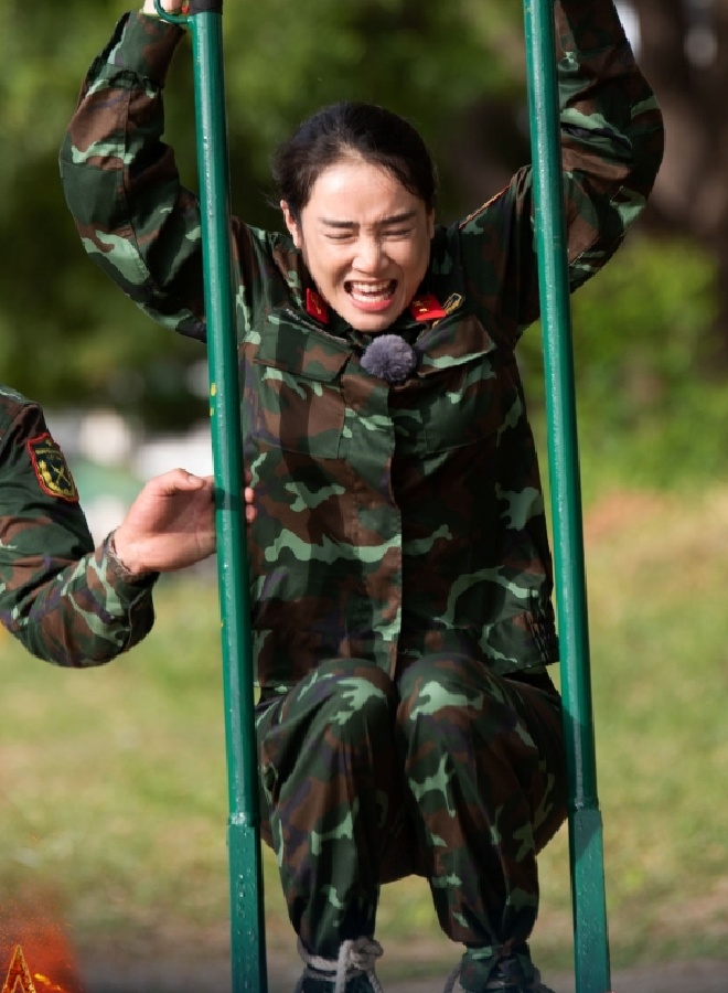 Bị khán giả đòi thay thế trên sóng truyền hình, Nhã Phương phân trần ...