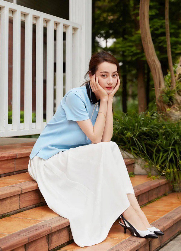 4 kiểu giày dép sẽ là xu hướng của năm 2023, có thể biến mọi set đồ trở ...