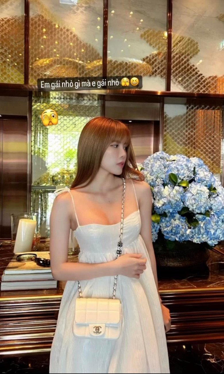 Em gái quê Thanh Hóa tay chân bé tí nhưng dáng nét như vẽ nhờ chăm uống thứ nước xanh lè