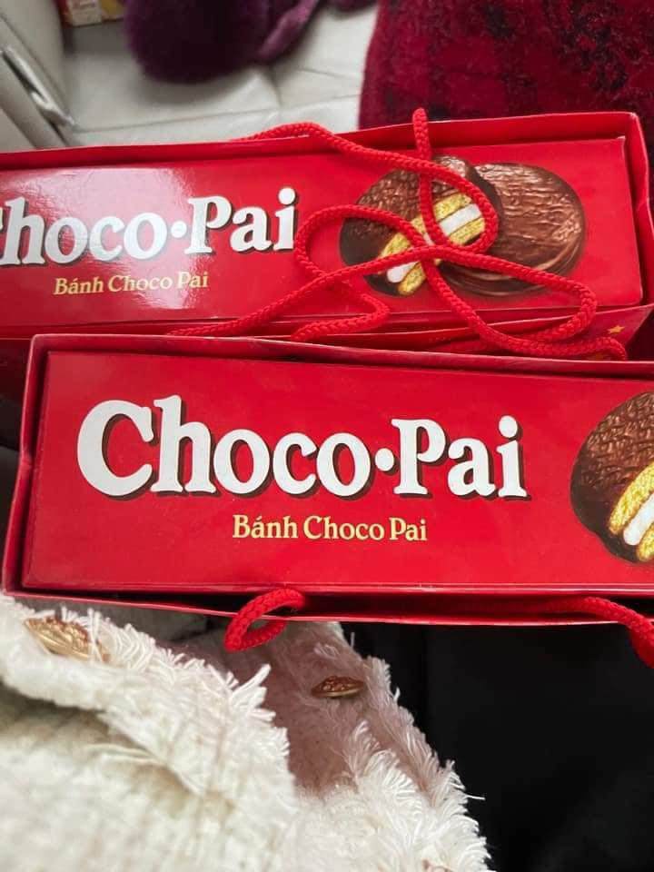 Khui hộp bánh sau Tết Nguyên đán, dân mạng bị lú bởi những cái tên nhái ...