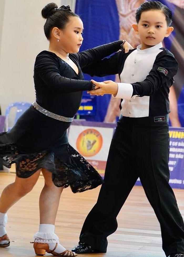 Khánh Thi lấy Phan Hiển chiều cao khiêm tốn 1m6, con trai con gái đều ...