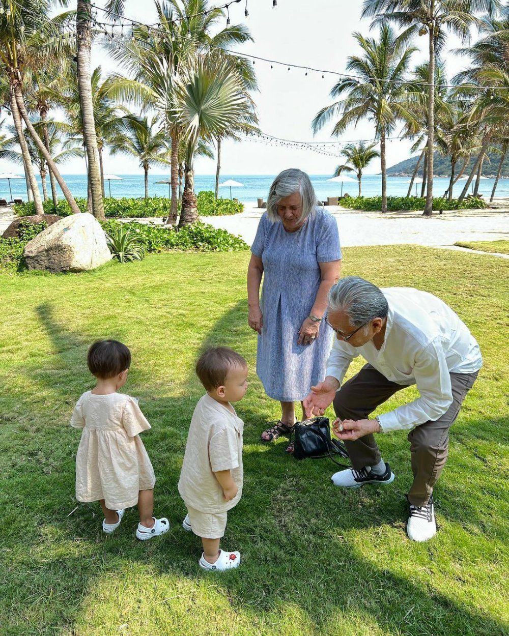 Mẹ chồng Tây của Hồ Ngọc Hà nhớ cháu nên sang Việt Nam thăm: Lisa thấy ...