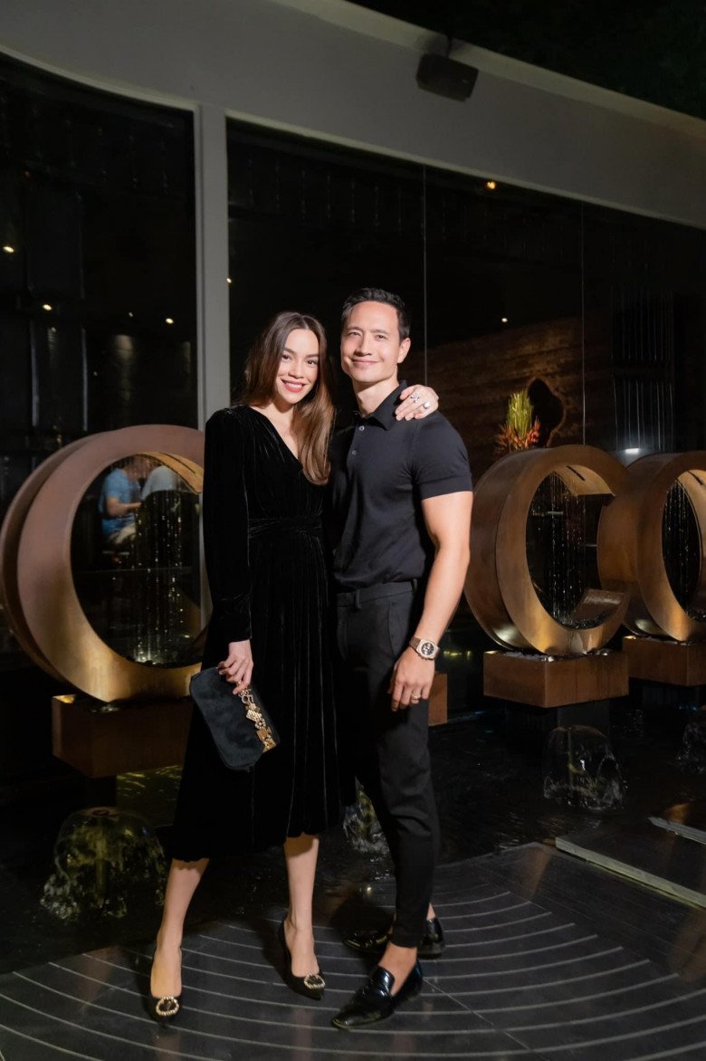 Xuất hiện Nữ hoàng đồ đen của showbiz, mẹ ba con mà đẹp như thiếu nữ