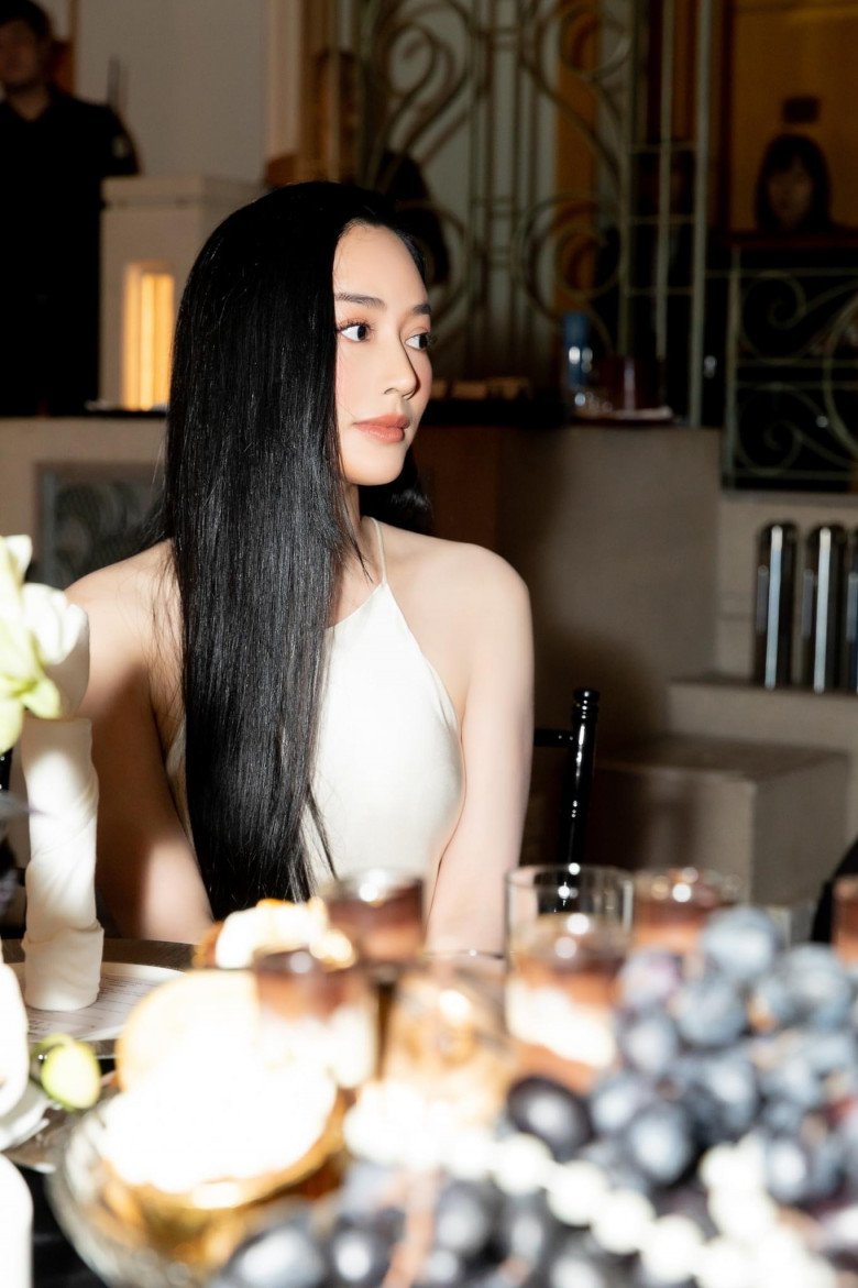 Ngọc nữ Việt có gương mặt Á Đông đẹp không góc chết, lột bỏ phấn son làm ai cũng đứng hình