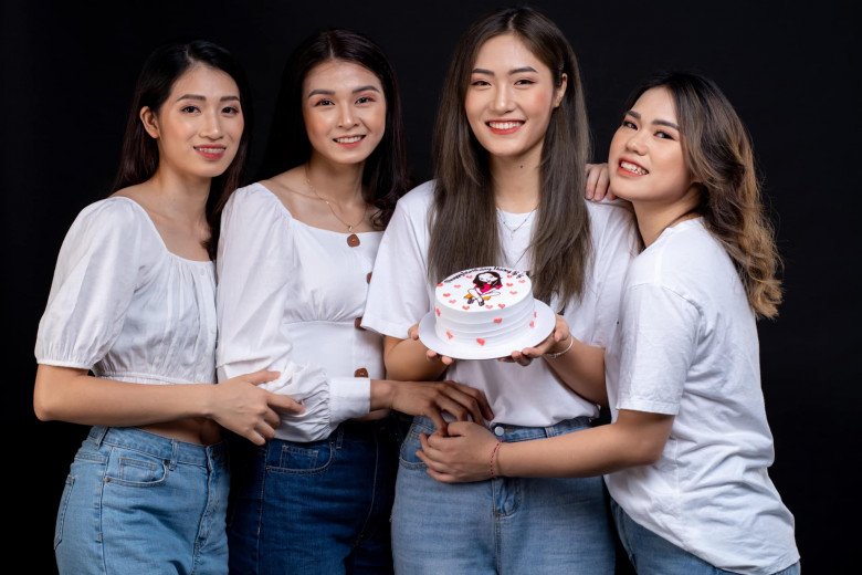 Thiên thần bóng chuyền mang hàm thiếu úy, đẹp lay động lòng người, sẽ suy nghĩ thi hoa hậu