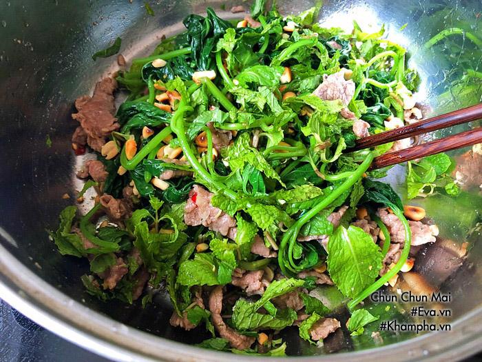 Gỏi thịt bò rau lang trộn mắm me thanh mát, ăn hết rồi cả nhà đòi làm tiếp