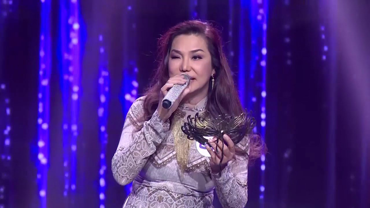 Cindy Thái Tài thờ chồng đã mất 8 năm, không cấm con trai yêu từ năm 12 ...