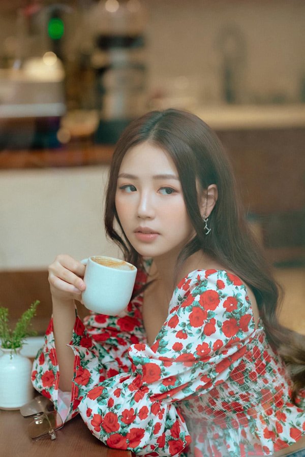 Amee bị hiểu nhầm không mặc quần vì set đồ ngủ công chúa