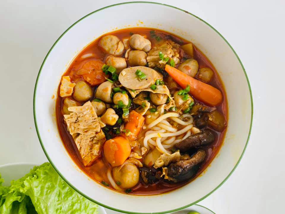 Sao vào bếp: Đại Nghĩa làm bún chay ngon cho hàng xóm thèm chơi nhưng ...