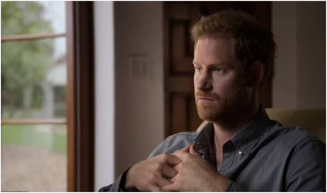 Hoàng tử Harry bôi nhọ danh tiếng Hoàng gia, tiết lộ vợ từng muốn chết