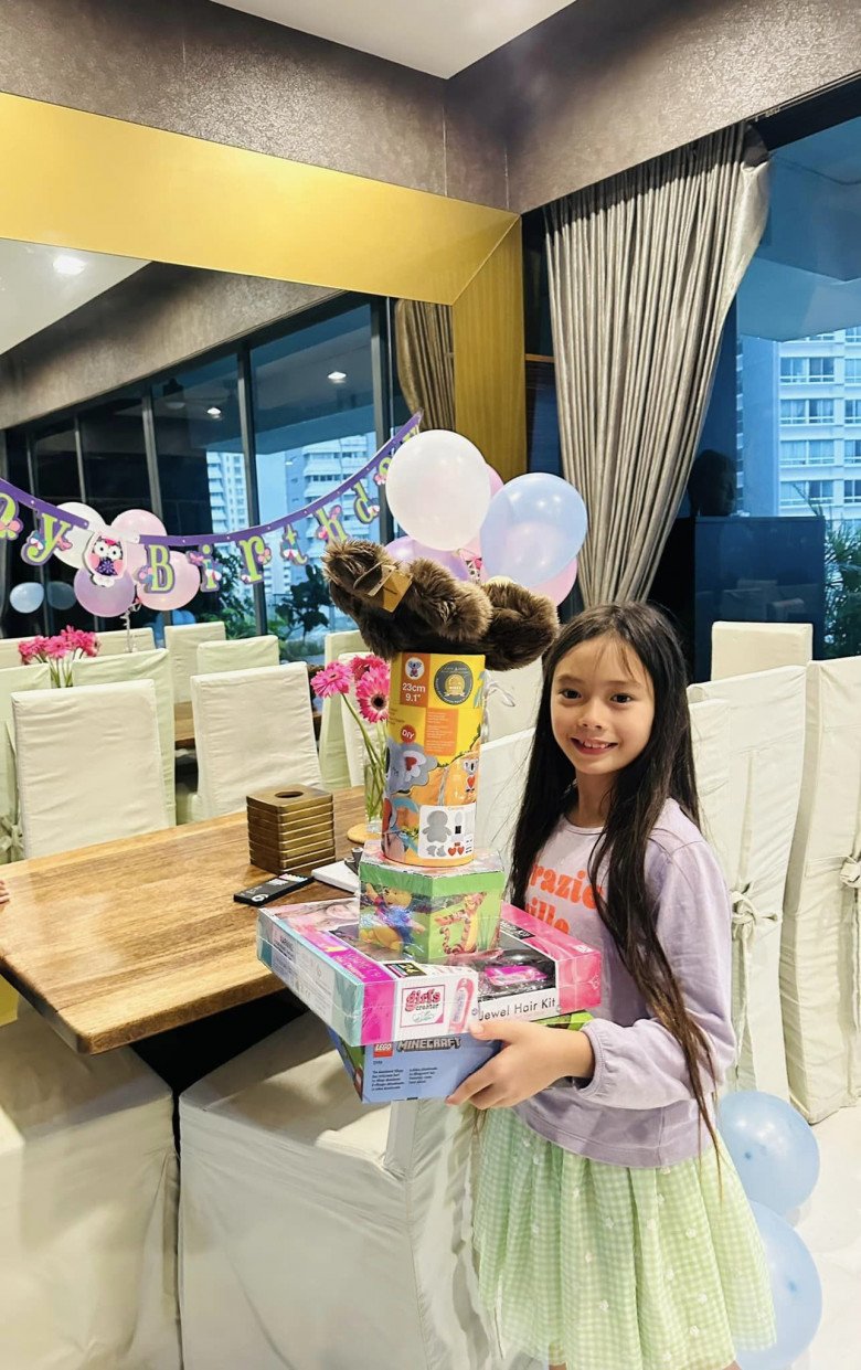 Đoan Trang Da Nâu Cao 1m5 Lấy Chồng Tây Cao 1m9 Nay Con Gái 9 Tuổi Trắng Xinh Chân Dài Như