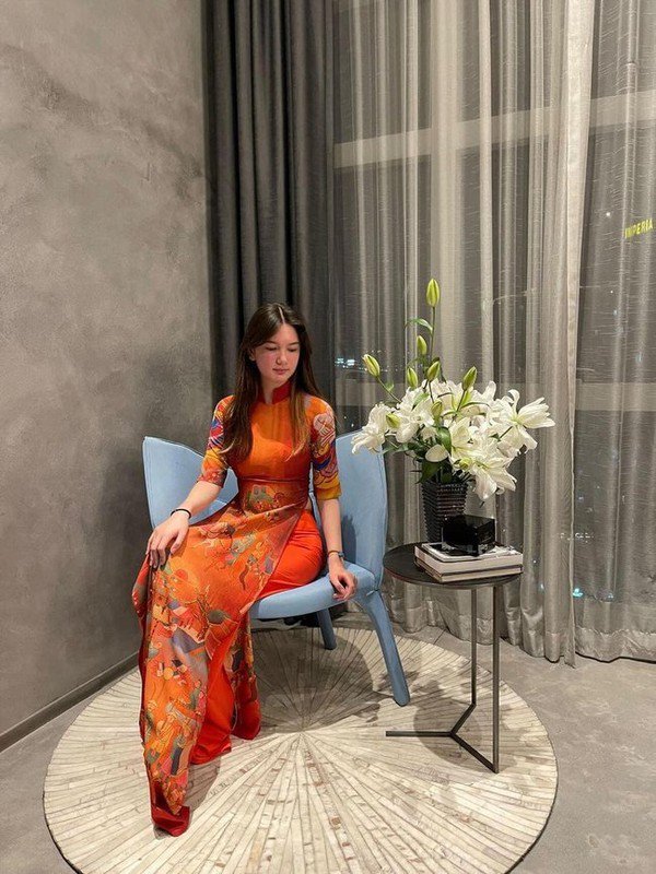 Xuất hiện cô gái lai Tây diện áo dài xinh đẹp, 16 tuổi cao gần 1m8 ...