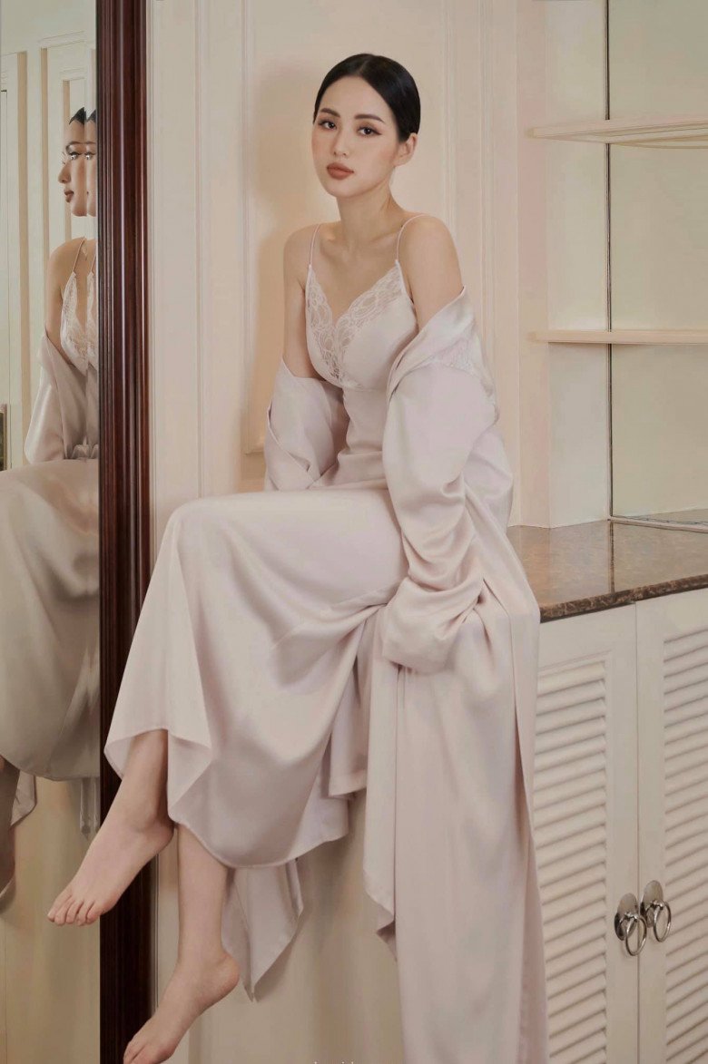 Nữ hoàng váy phòng the Vbiz: Elly Trần diện táo bạo bao nhiêu, Tâm Tít ...