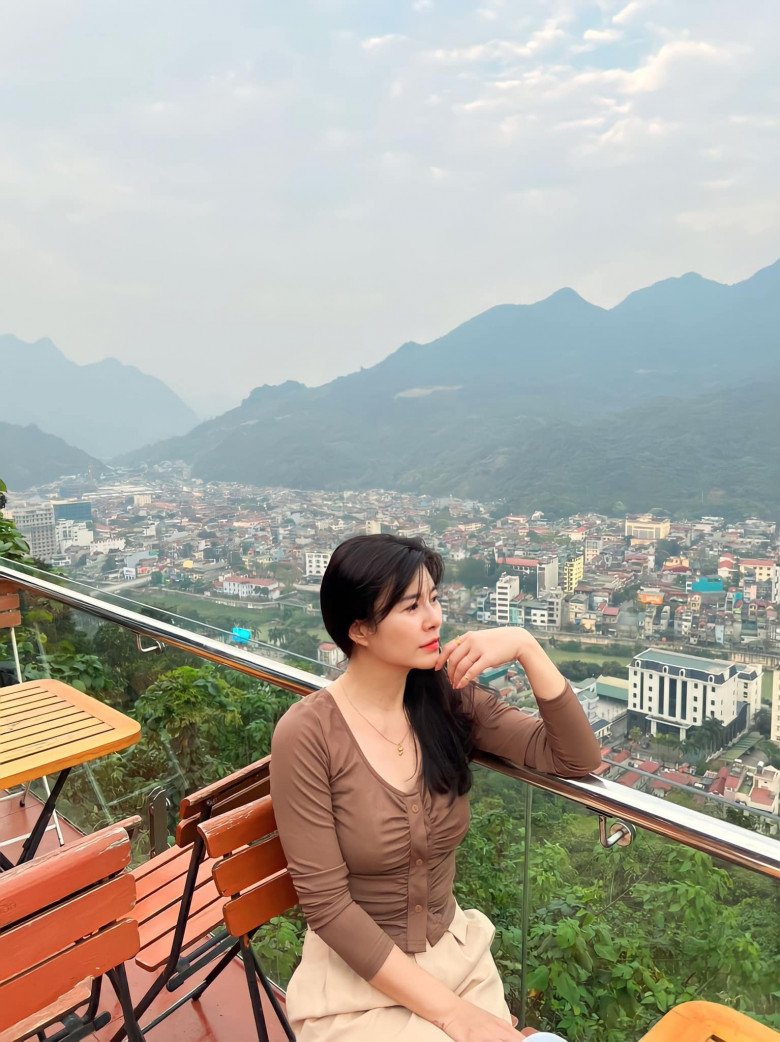 Vợ anh Núi Sóng Ở Đáy Sông: Giấu đời tư cho bí ẩn, quá khứ 39kg mặt mỏng mắt nhỏ giờ khác hẳn