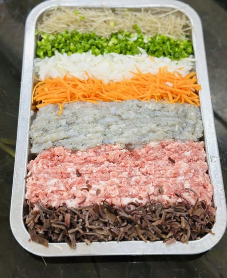 Để nem rán luôn giòn rụm không bị ướt khi gói hóa ra mẹ đảm có một ...