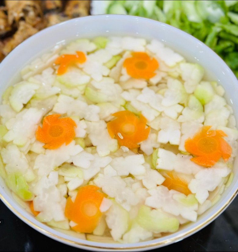 Để nem rán luôn giòn rụm không bị ướt khi gói hóa ra mẹ đảm có một ...