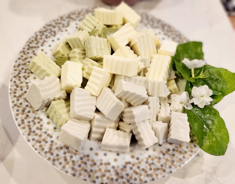 Vợ 3 con của Mạnh Trường làm món chè ngon ngọt có cái tên thú vị, nhìn ...