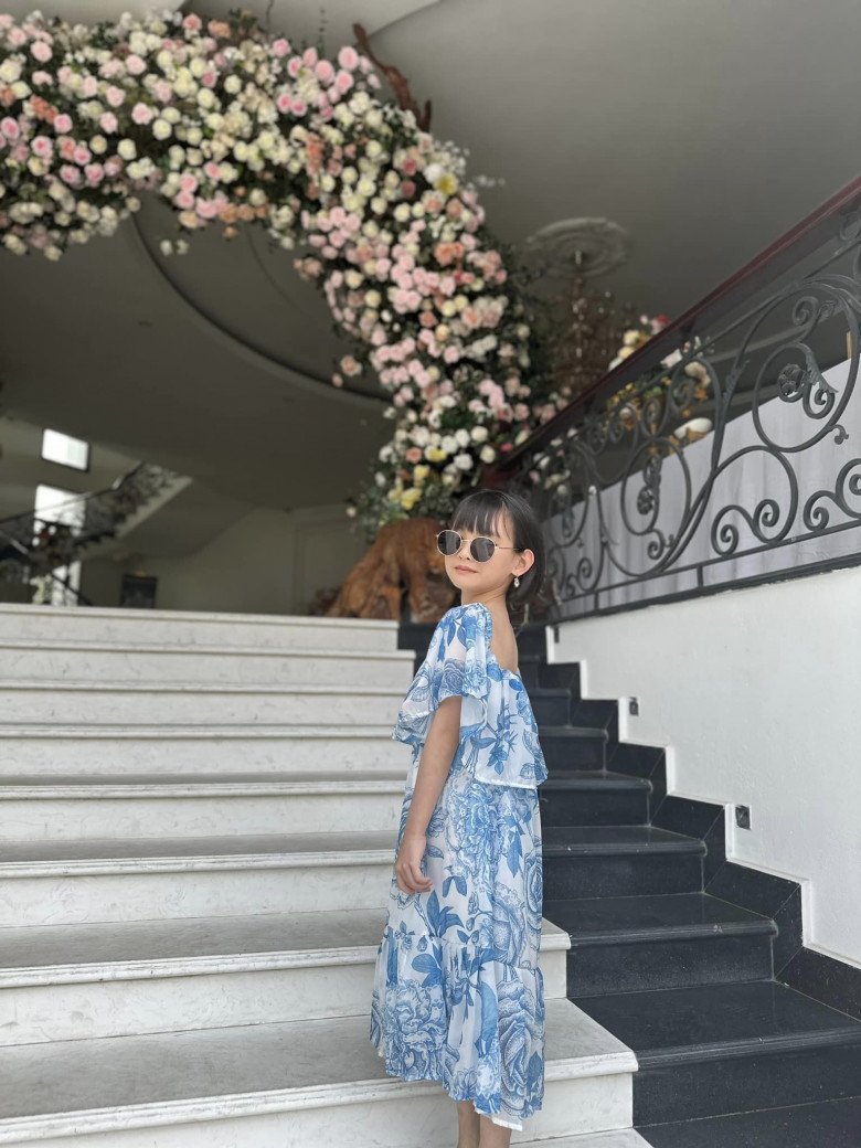 Con gái của nàng mẫu 1m79 bị gán mác gái hư: 7 tuổi diễn thời trang ...