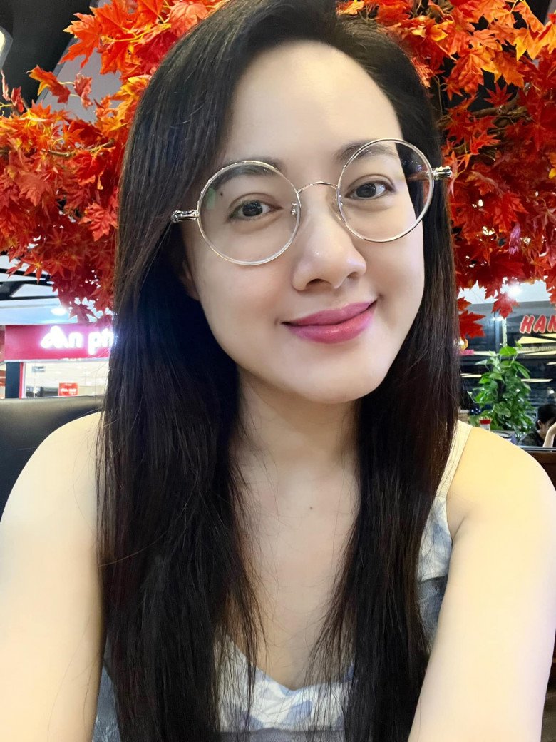 Nghỉ dẫn Thời sự 19h, BTV Hoài Anh thay đổi góc con người nhận không ra, cứ ngỡ con gái mới trổ mã