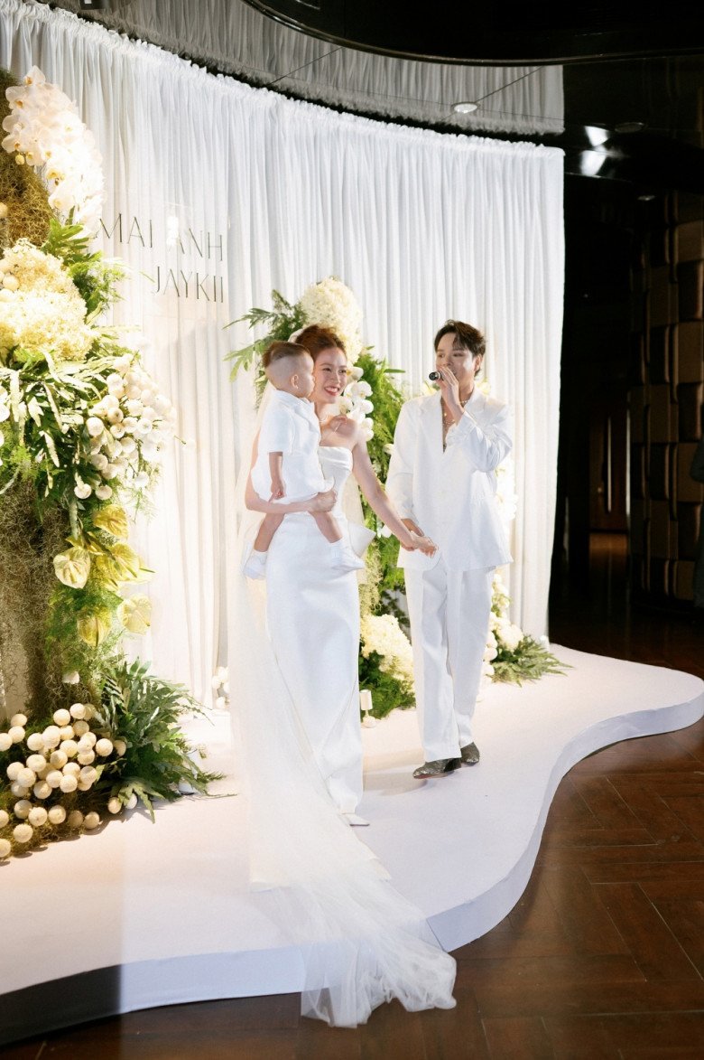 Những khoảnh khắc xúc động trong đám cưới của Jaykii - Trương Hoàng Mai Anh sau khi có con chung