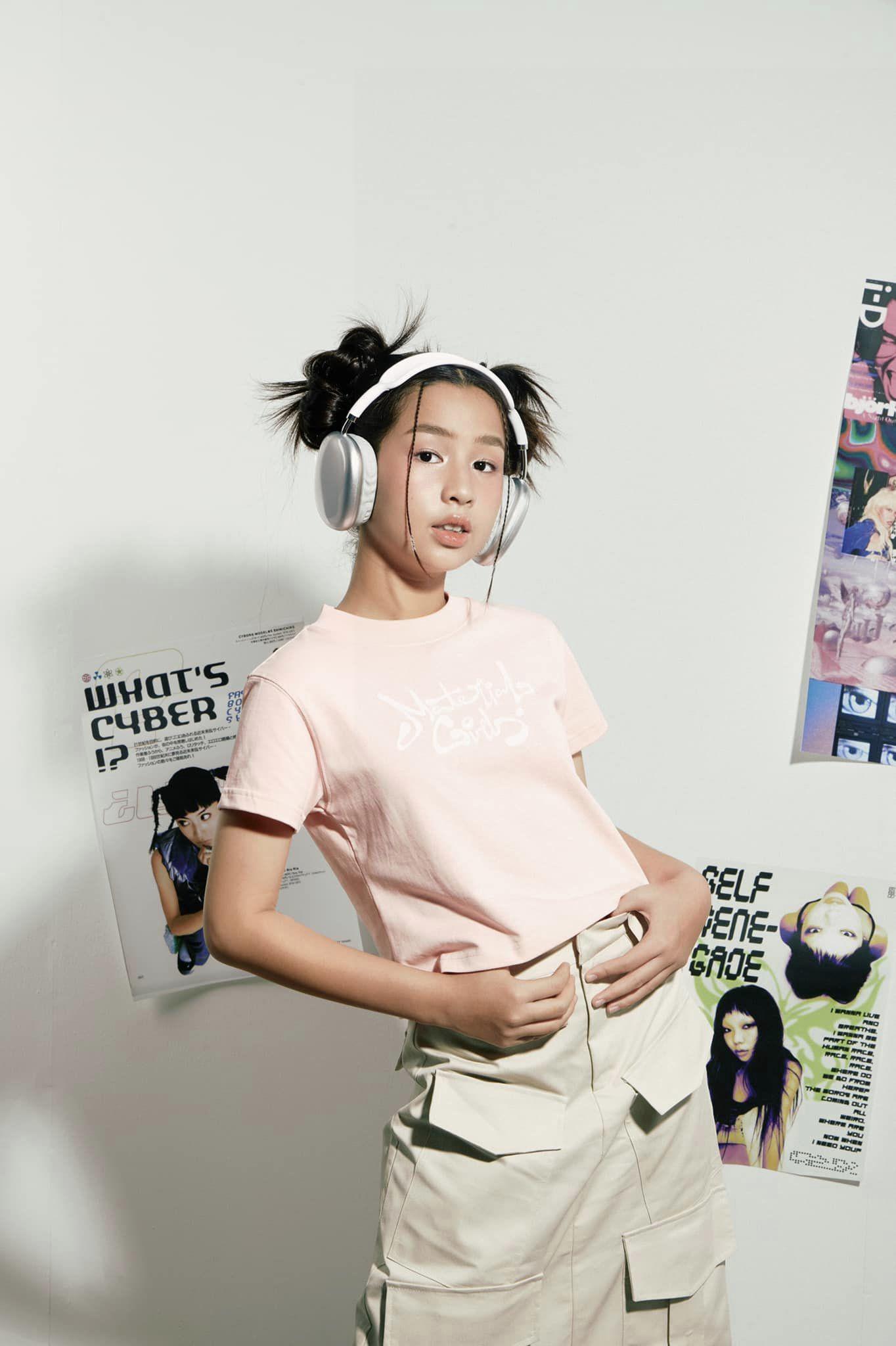 Con gái Hồ Hoài Anh bên bố mặc giản dị, qua ảnh của mẹ Lưu Hương Giang ...