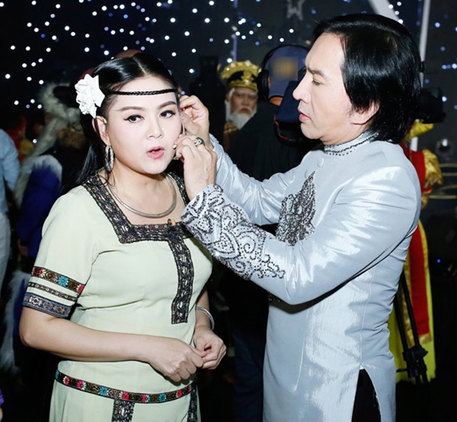 Vợ Kim Tử Long khóc đỏ mắt khi trộm đột nhập lấy sạch tiền vàng, cuống ...