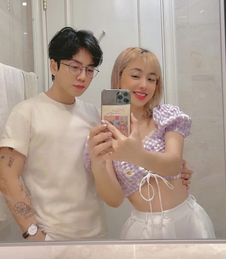 Miko Lan Trinh và Cậu Ba Kenji lên livestream thường lục đục, đời thường luôn ăn mặc đồng điệu ...