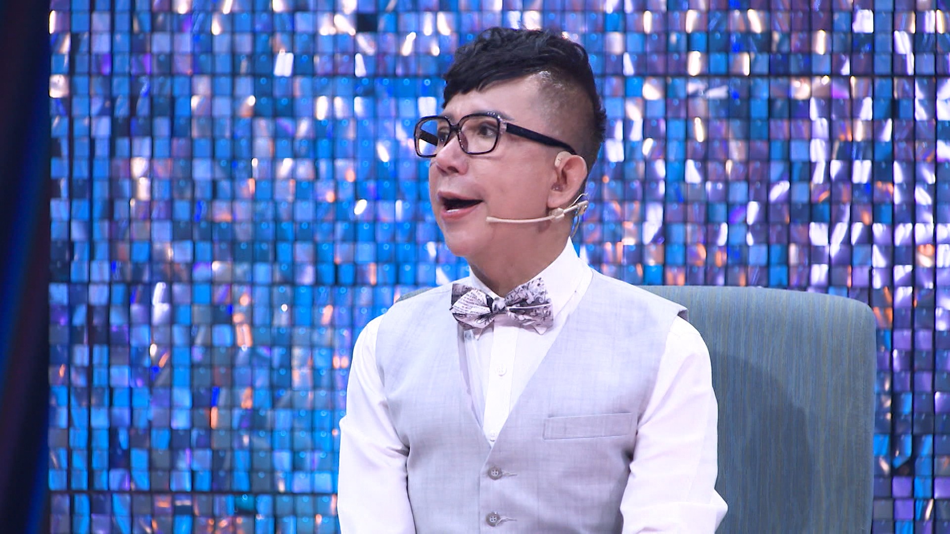 Ca sĩ Long Nhật bị nước trong phổi phải nhập viện 1 năm