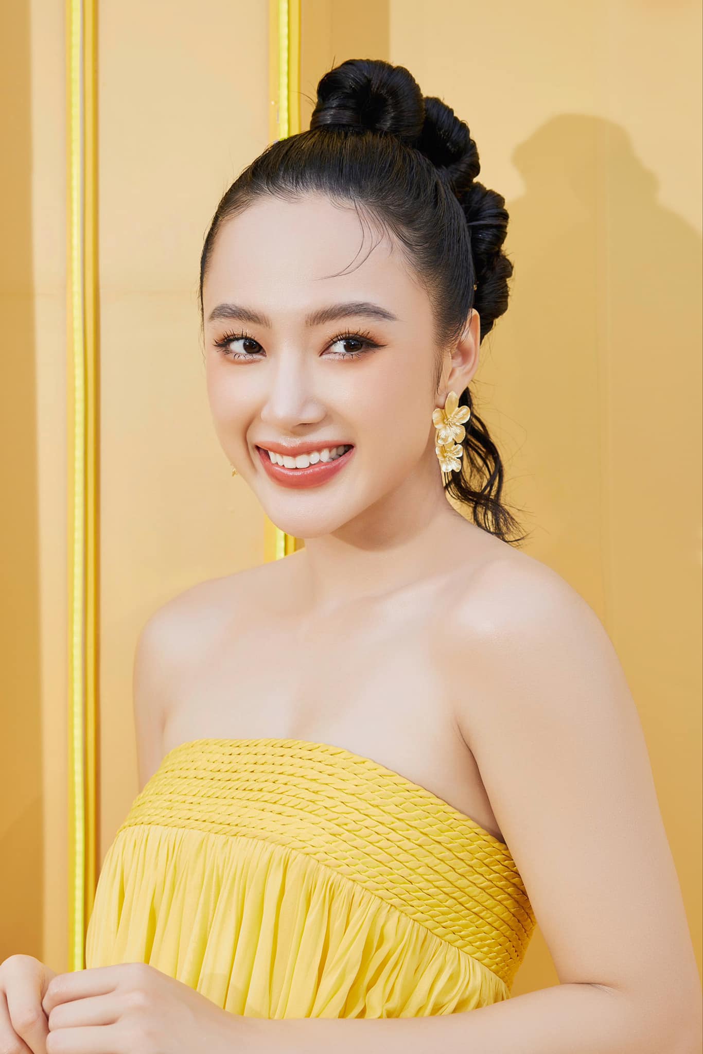 Angela Phương Trinh khoe nhan sắc "nét căng” dưới nước, xứng danh nàng tiên cá đẹp nhất nhì Vbiz