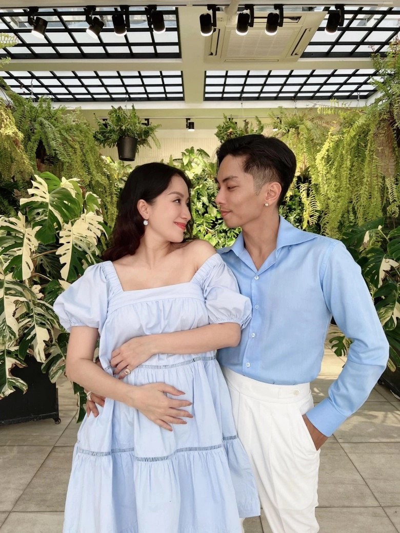 Cặp đôi Việt bóc phốt bạn đời: Hari Won chê Trấn Thành đàn bà, Khánh Thi ghen là đập đồ làm Phan ...