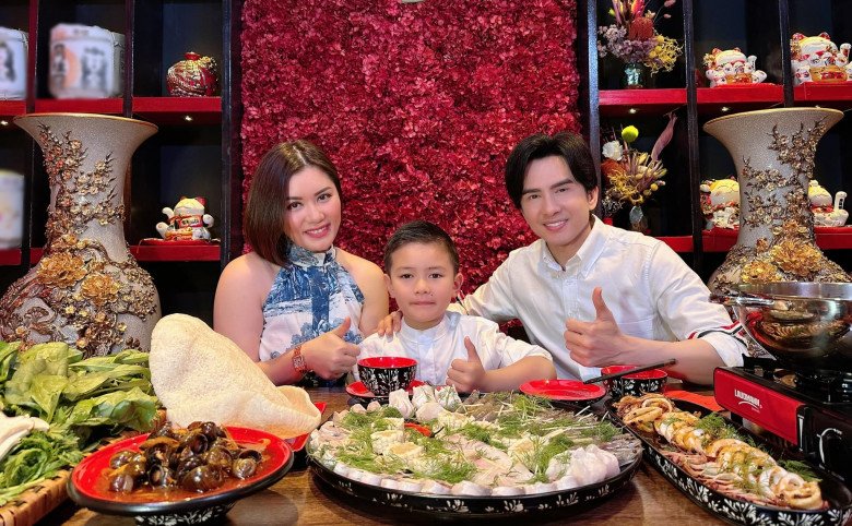 Sang Châu Âu ăn uống quá độ với vợ cũ và con trai, về nhà Đan Trường tự ...