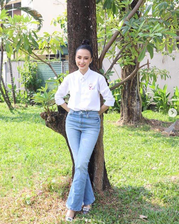 Còn đâu Nữ hoàng sexy, Angela Phương Trinh giờ đây ăn vận nền nã hơn ...