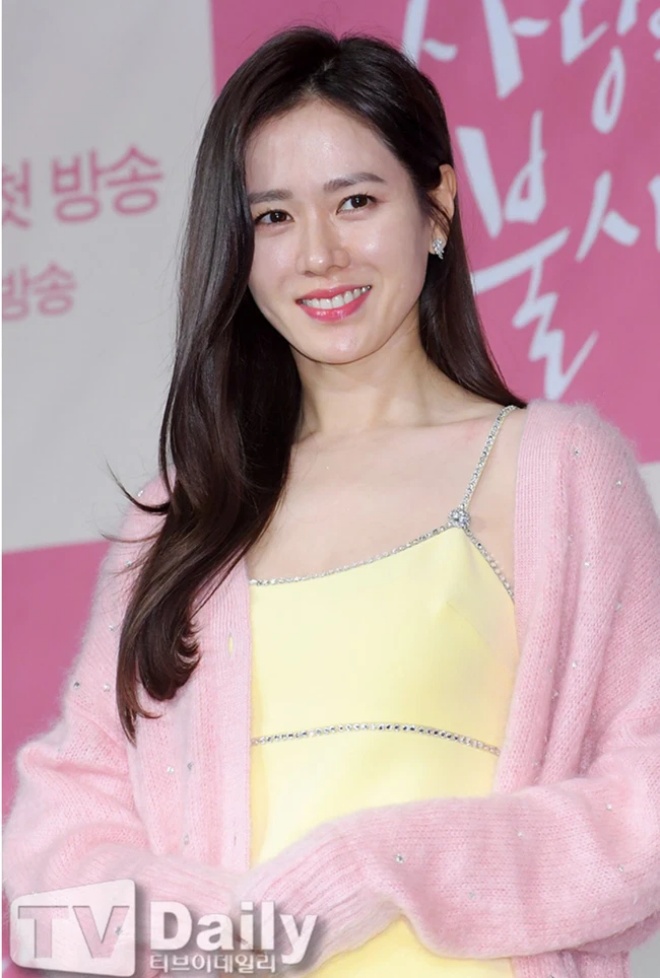 Ảnh 20 Năm Trước Của Son Ye Jin Hot Trở Lại đánh Bại 3 đại Mỹ Nhân Chung Khung Hình