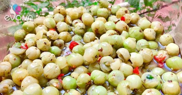Loại quả xưa rụng đầy rừng không ai hái, nay thành món quà vặt chị em ...