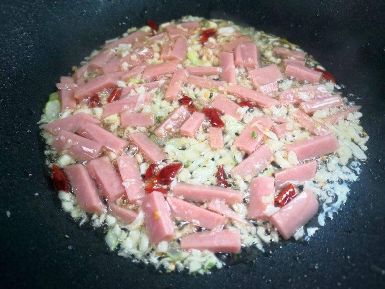 Mát trời mua ngay loại rau giàu canxi, kali đem xào kiểu này vừa ngon ...