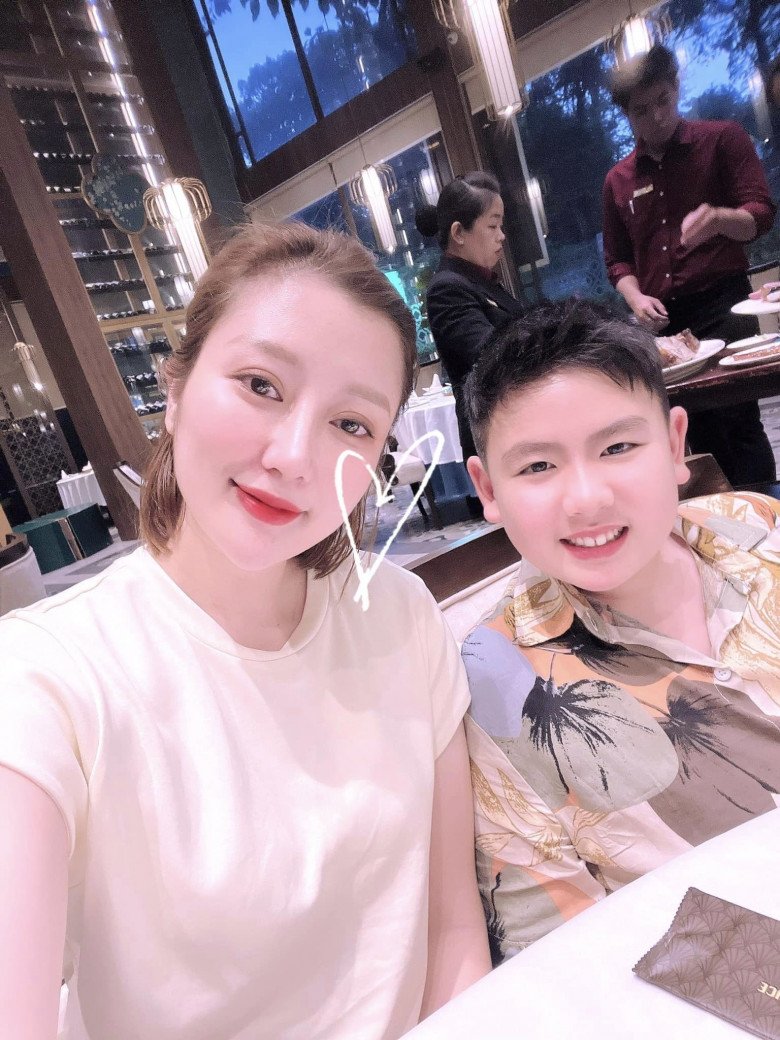Trizzie Phương Trinh khoe bạn gái kém 18 tuổi của Bằng Kiều: Nhìn như ...