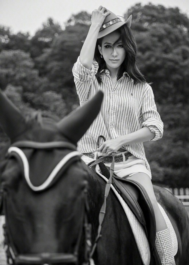 Cả Châu Á bàng hoàng trước thông tin diva Coco Lee qua đời ở tuổi 48