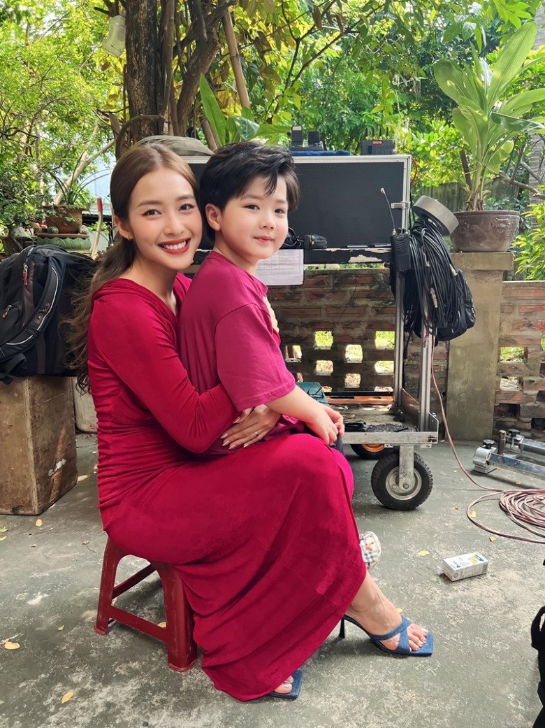 Ngày quay cuối của Gia Đình Mình Vui Bất Thình Lình: Cả nhà mở tiệc mừng Danh - Trâm Anh đoàn tụ?