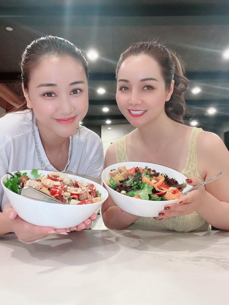 Mẹ đơn thân Maya giờ sống kín tiếng, khoe mâm cơm nhưng toàn món ăn mộc ...